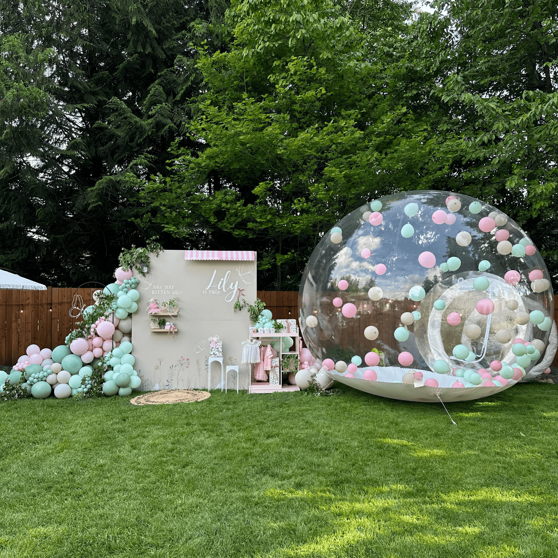 #1 Bubble House Rentals In Bellevue | Luxury Inflatables